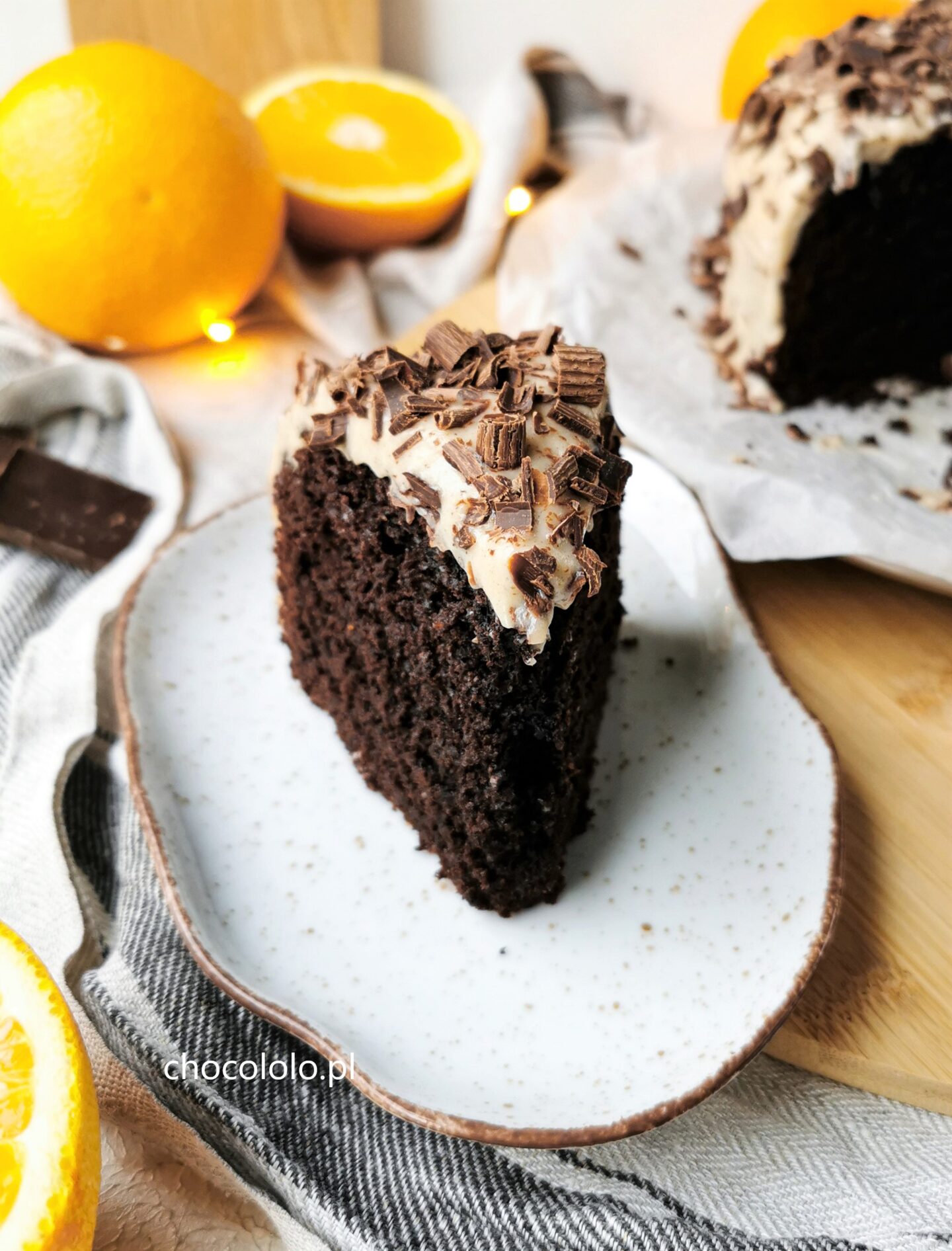 Czekoladowo-pomarańczowe ciasto z kremem cynamonowym - Chocololo.pl - czekoladowy blog