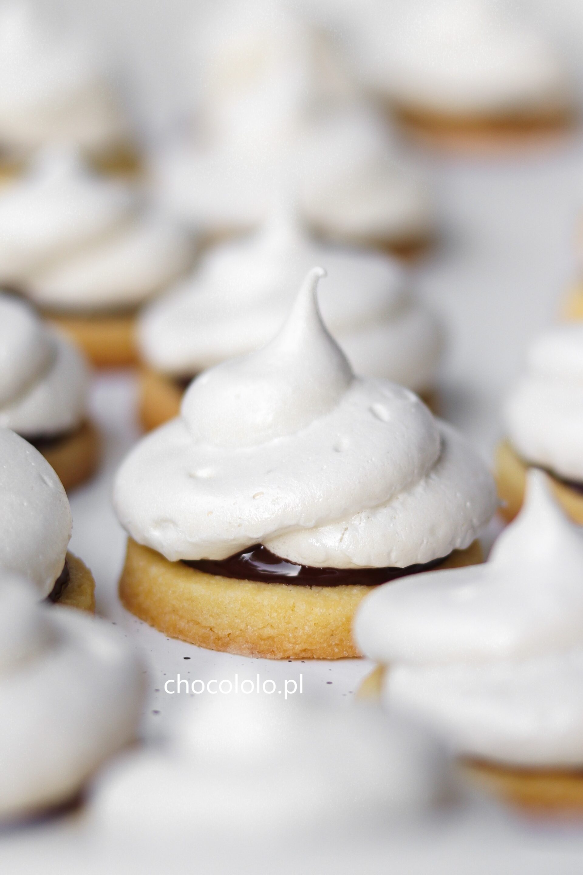 Ciasteczka z bezą i czekoladą - Chocololo.pl - czekoladowy blog