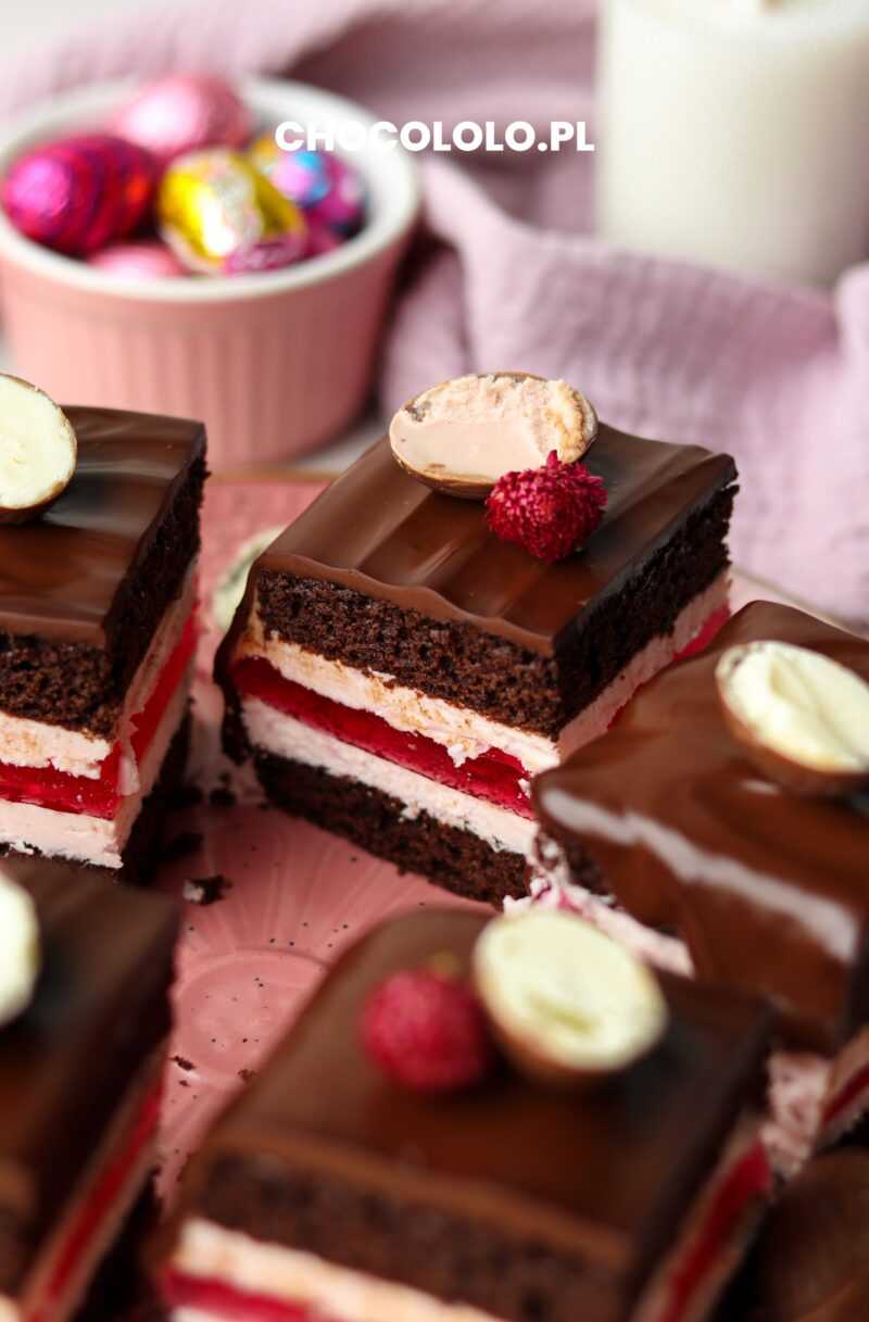Ciasto czekoladowe z kremem malinowym i galaretką - Chocololo.pl ...