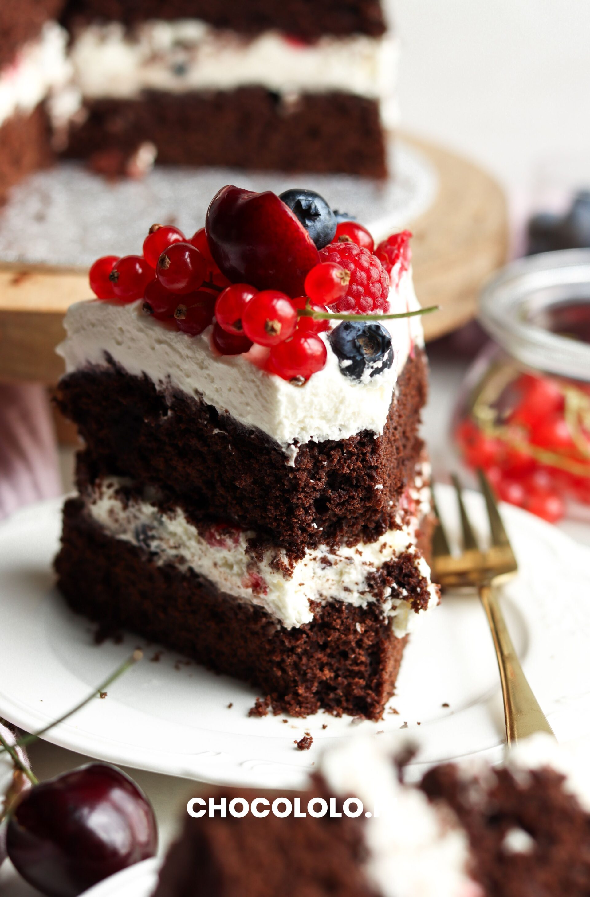Prosty tort czekoladowo-śmietankowy z owocami - Chocololo.pl ...