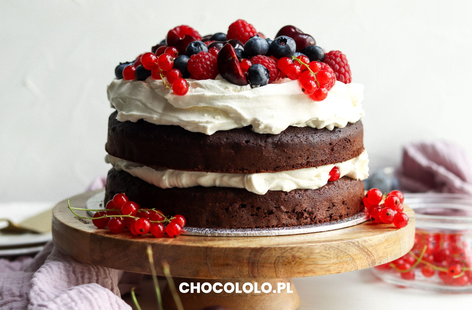 Prosty tort czekoladowo-śmietankowy z owocami - Chocololo.pl ...