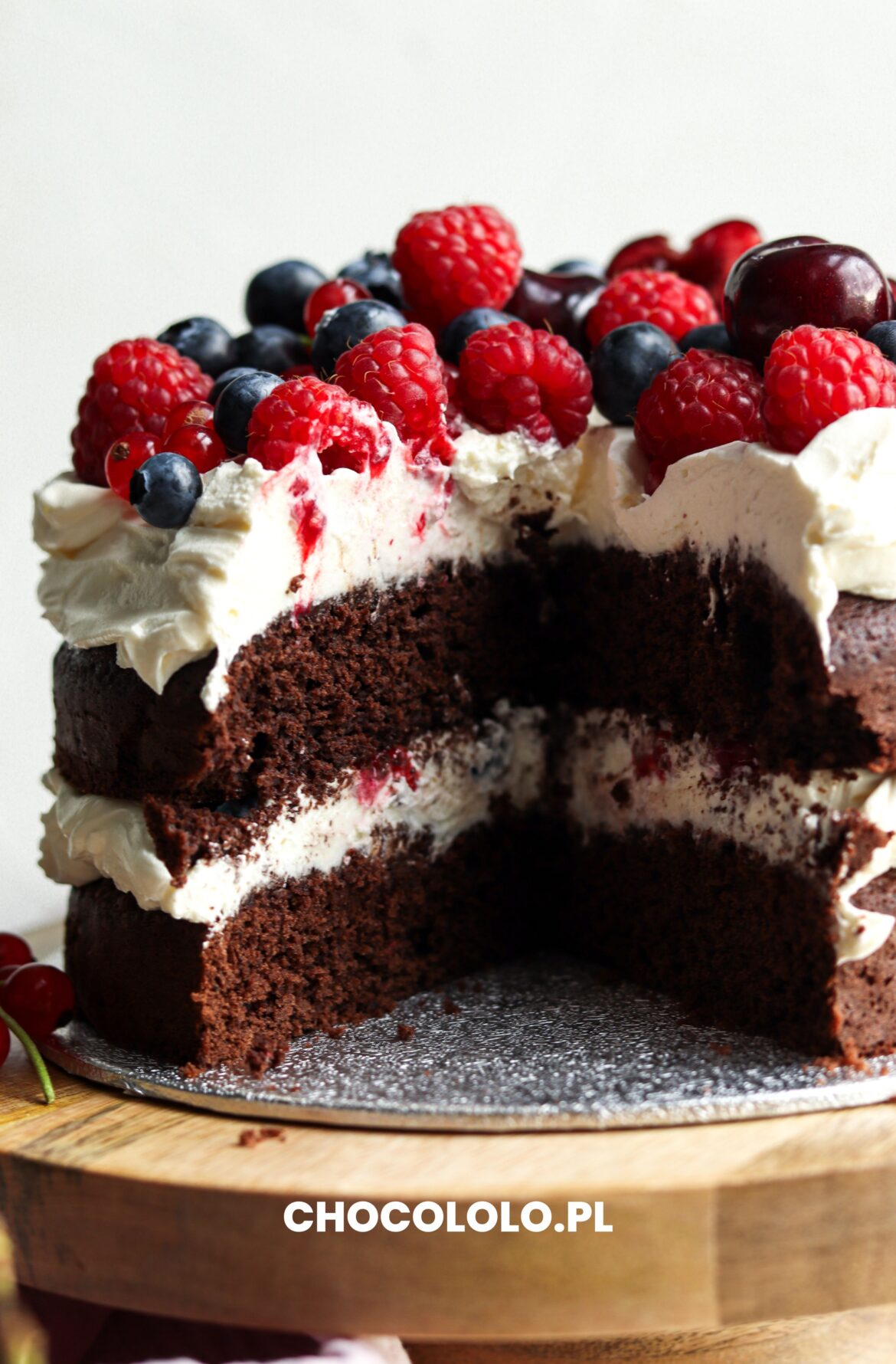 Prosty tort czekoladowo-śmietankowy z owocami - Chocololo.pl ...