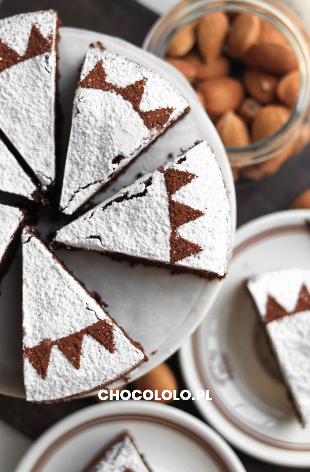 Torta Caprese (włoskie ciasto czekoladowo-migdałowe) - Chocololo.pl - czekoladowy blog