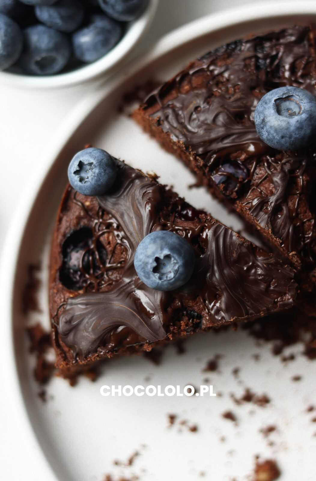Ciasto czekoladowe z borówkami - Chocololo.pl - czekoladowy blog