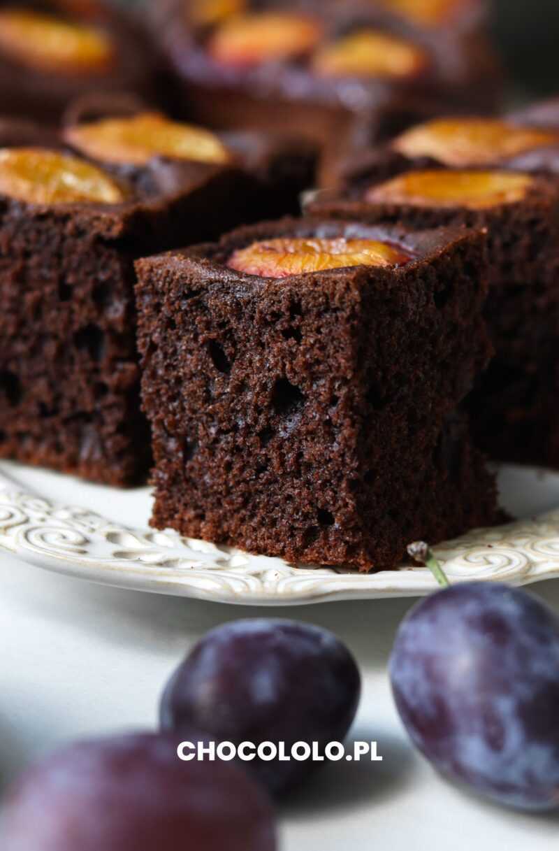 Ciasto czekoladowe ze śliwkami - Chocololo.pl - czekoladowy blog